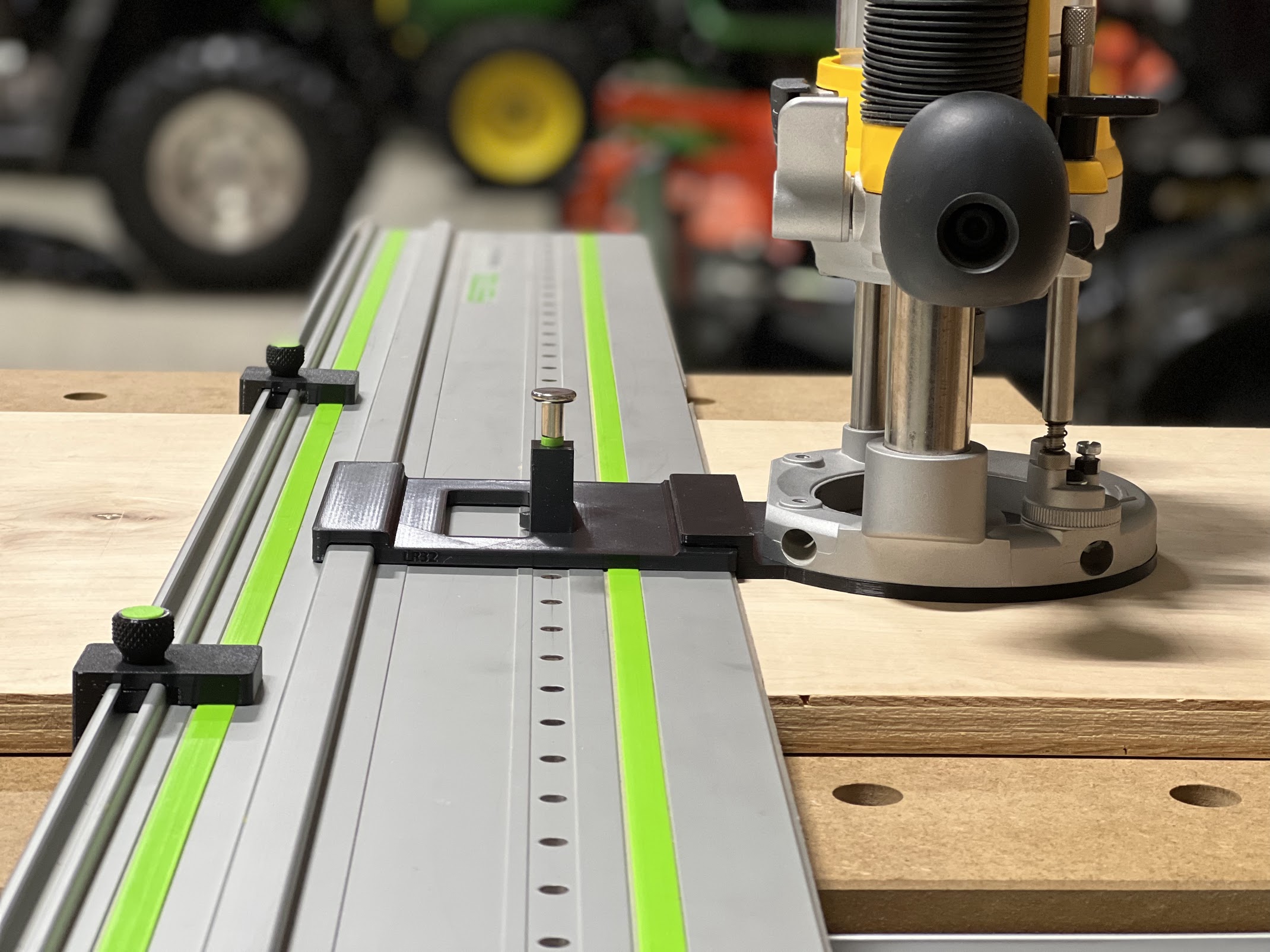 Dewalt DW618 Router LR 32 Hole Drilling Set - ToolCurve